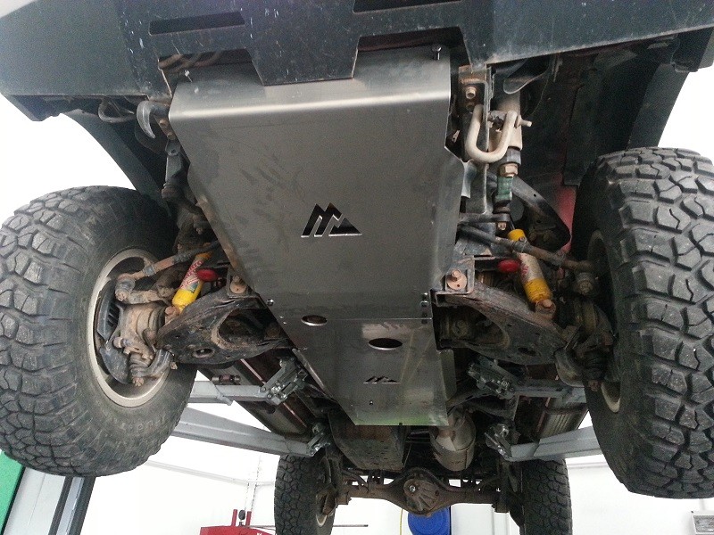 Protector frontal Toyota 4Runner 3.0TD - Sierra Overland, S.L.